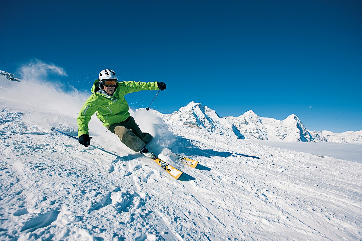 Skiing - Best outdoor activities, Interlaken, Switzerland