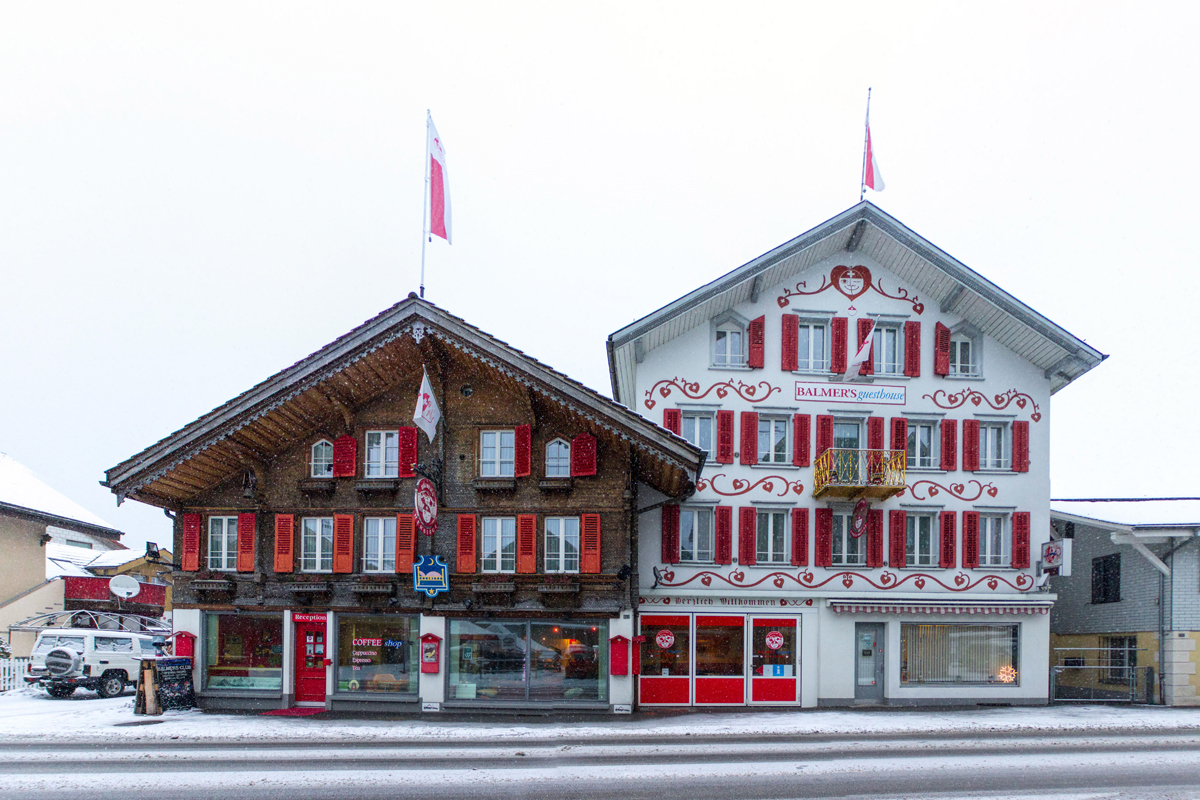 Videos & Photos - Balmers - Best Hostel Interlaken, Switzerland